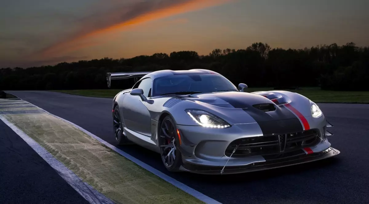 Dodge a introdus cel mai rapid "viper" Viper ACR. Ne-rețea.