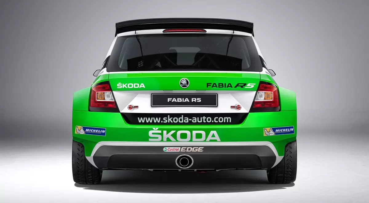 성공적인 집회에서 Skoda Fabia Combi 