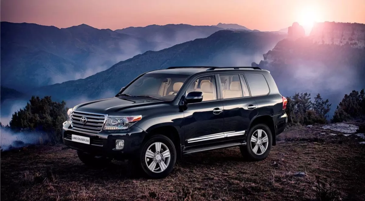 UToyota umemezela isaphulelo ku-SUVS ye-Land Cruiser Suvs kuze kube sekupheleni kukaMeyi