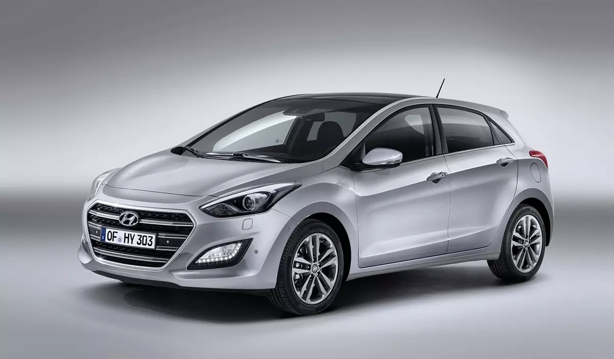 Hyundai mennen l 'bay Larisi mete ajou I30