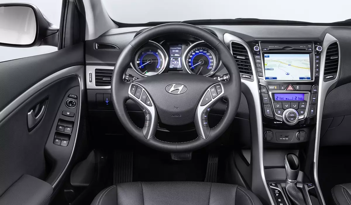 Hyundai brachte nach Russland aktualisiert I30 1090_3