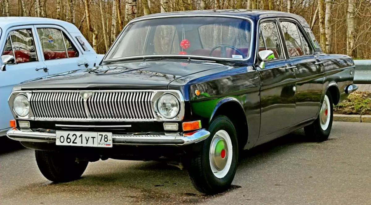 Sowjetische Autos, die Lenin besuchen: Fotobericht von der Eröffnung der Retro-Saison 1111_16