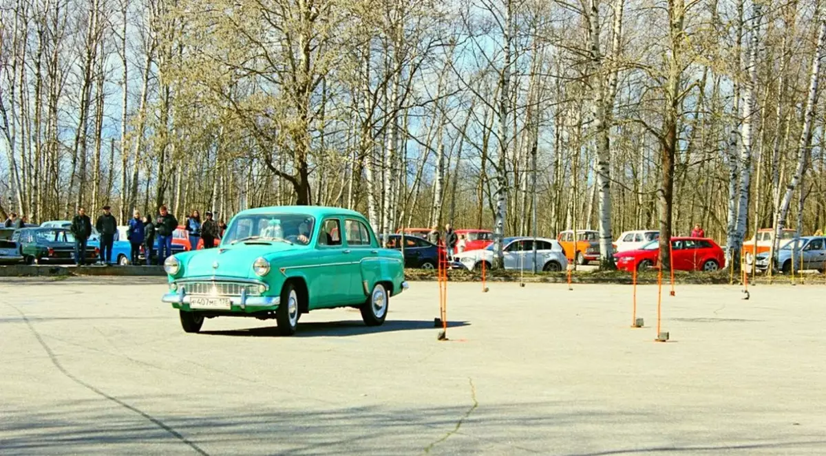 Sowjetische Autos, die Lenin besuchen: Fotobericht von der Eröffnung der Retro-Saison 1111_24