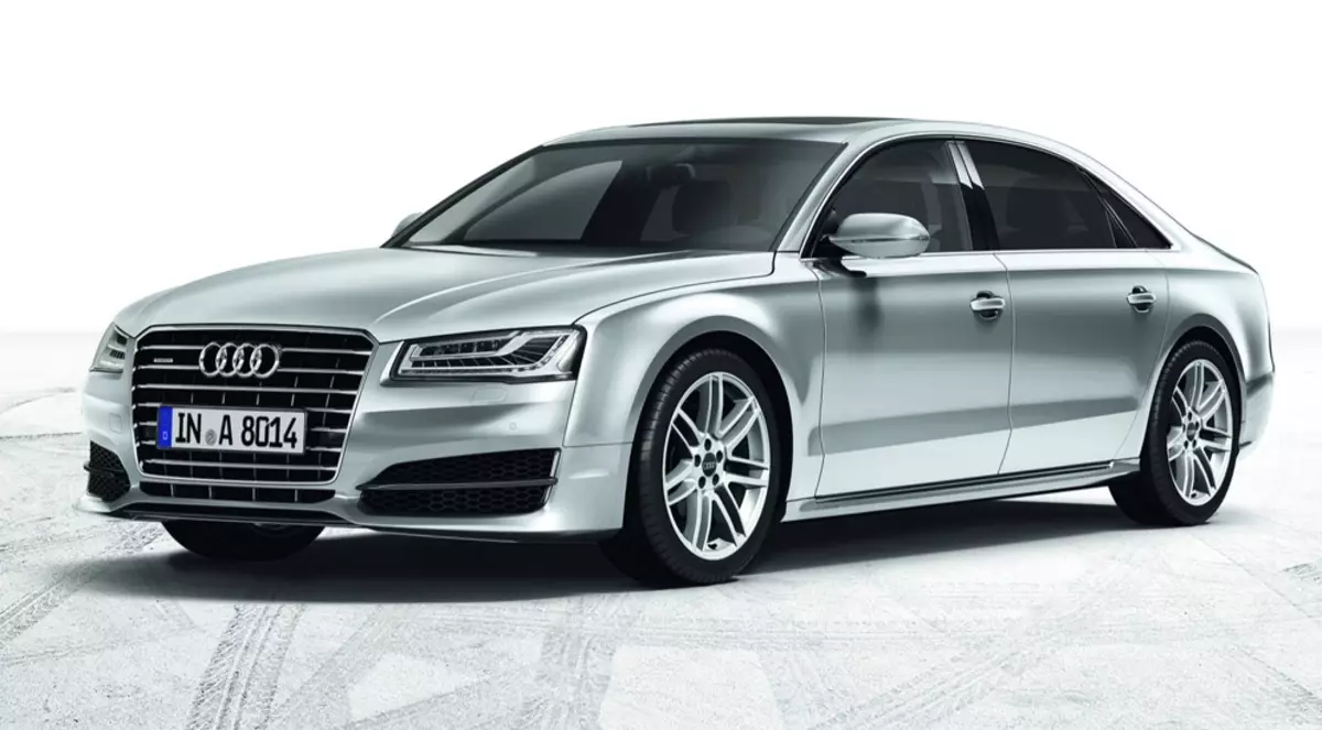 Bagong Audi A8 Sport: negosyante sa "pagsasanay"