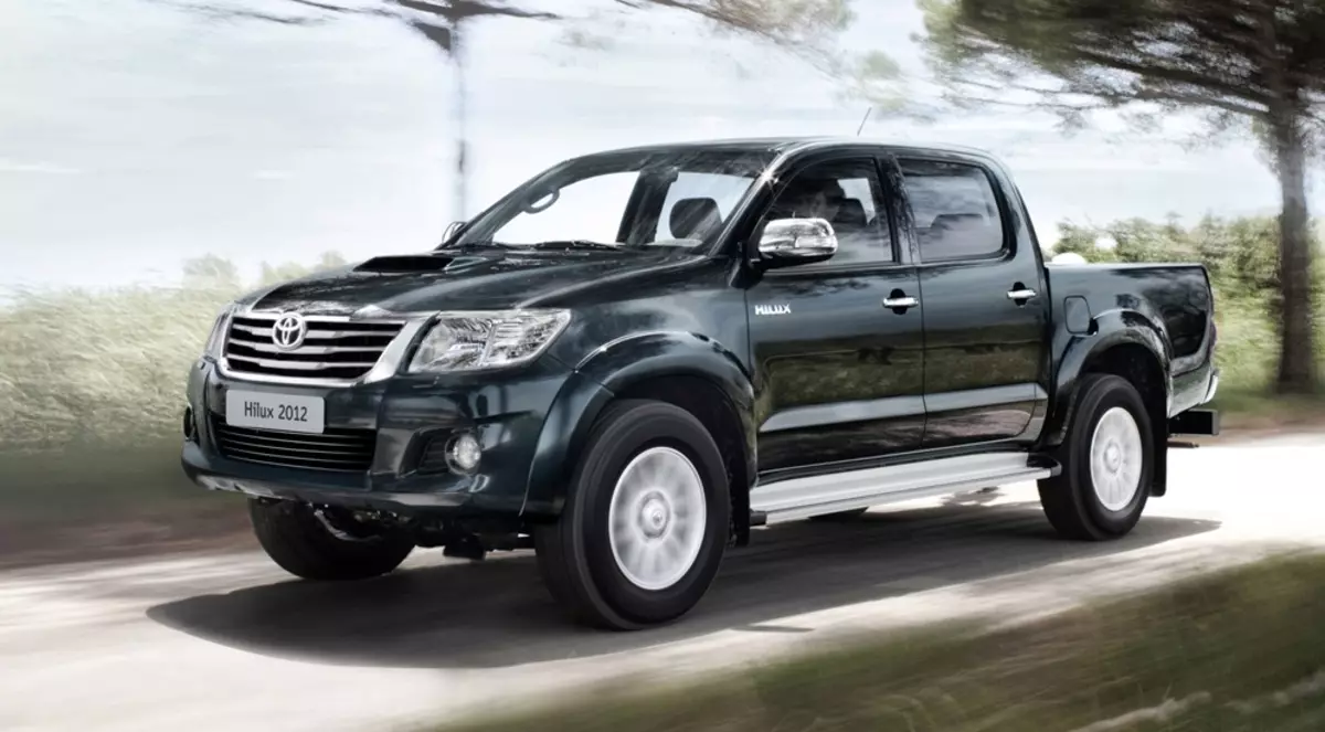 Η Toyota Hilux συνεχίζει να αποκηρύσσει 