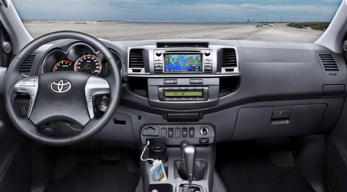 Toyota Hilux «тыңшыларды» таратуды жалғастыруда 1120_6