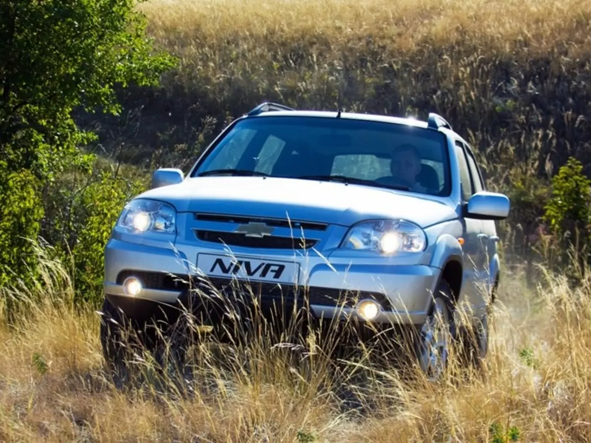 Chevrolet Niva mula Mayo 1, maaari kang bumili sa mga presyo 2012