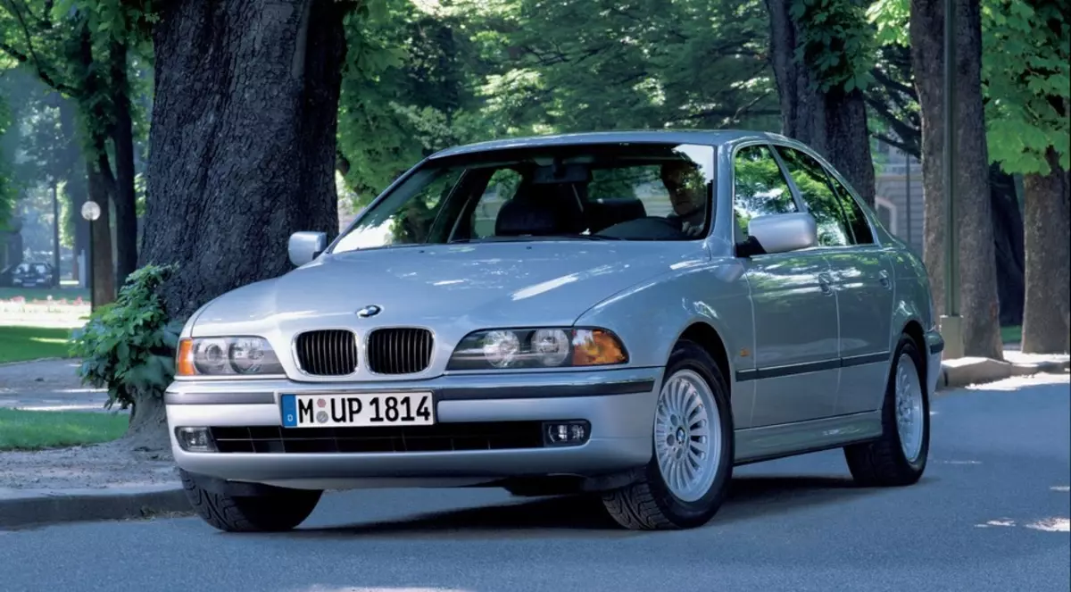 BMW 5 يۈرۈشلۈك E39 يۈرۈشلۈك E39 نى قانداق سېتىۋېلىش كېرەك? ئەڭ ياخشىسى ياخشى دۈشمەن 113_16