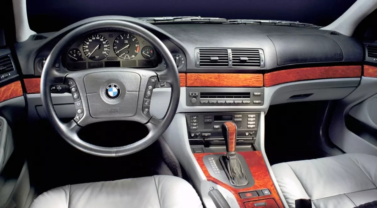 Kif tixtri BMW 5 Serje E39 bil-kilometraġġ: L-aħjar huwa ghadu tajjeb 113_17