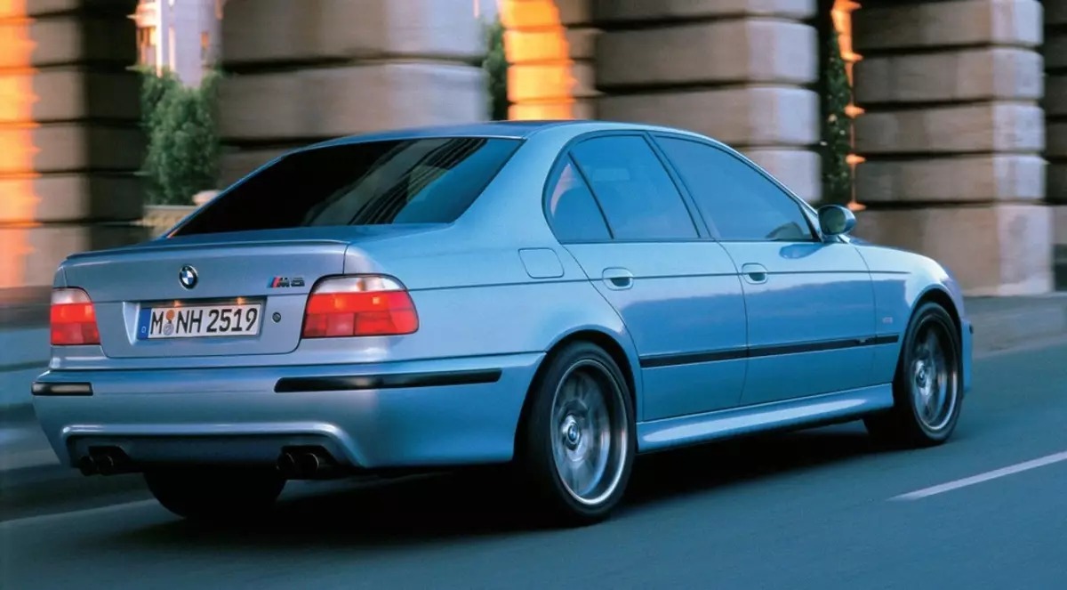Maitiro ekutenga BMW 5 Series E39 ine Mileage: Zvakanakisa muvengi akanaka 113_7