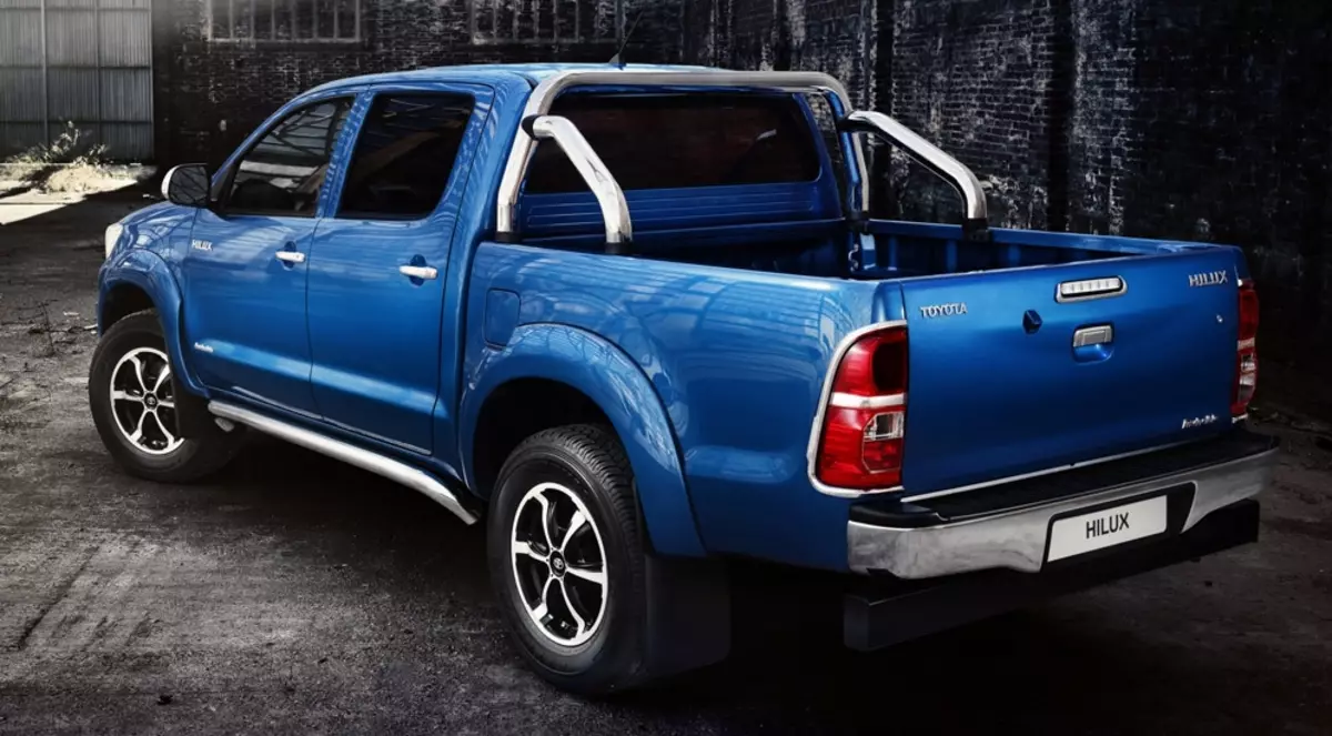 toyota_hilux_invincible_double_Cab_6.jpg ။