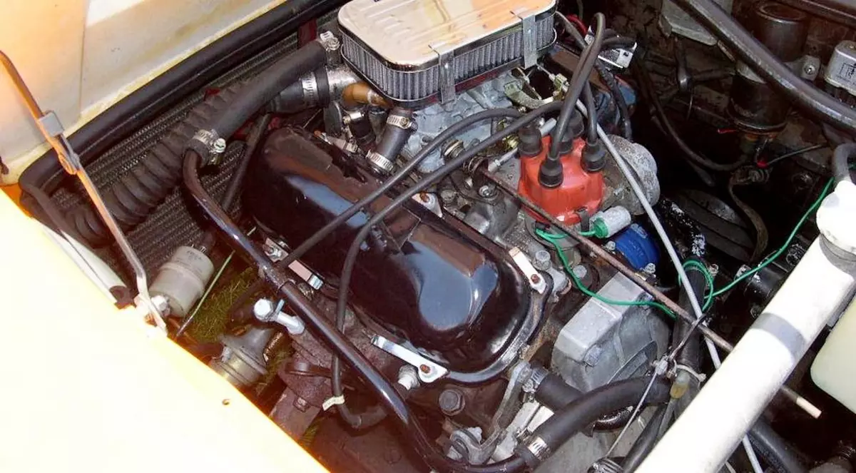 Saab_soneett_iii_ford_v4_engine.jpg.