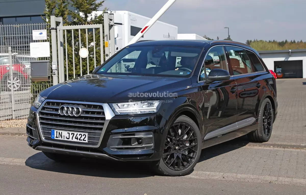 Nowy Audi SQ7 jest zauważony "bez Grima"