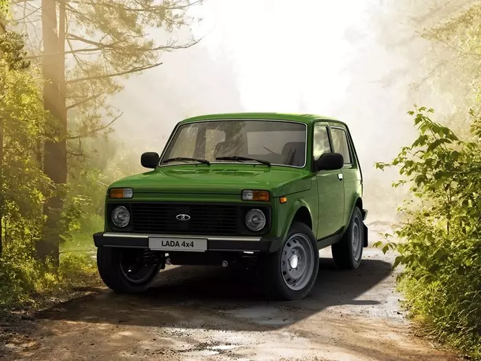 Avtovaz က 2015-2016 တွင် Lada 4x4 ကိုအဘယ်တိုးတက်မှုများစောင့်ဆိုင်းနေကြောင်းပြောကြားခဲ့သည်