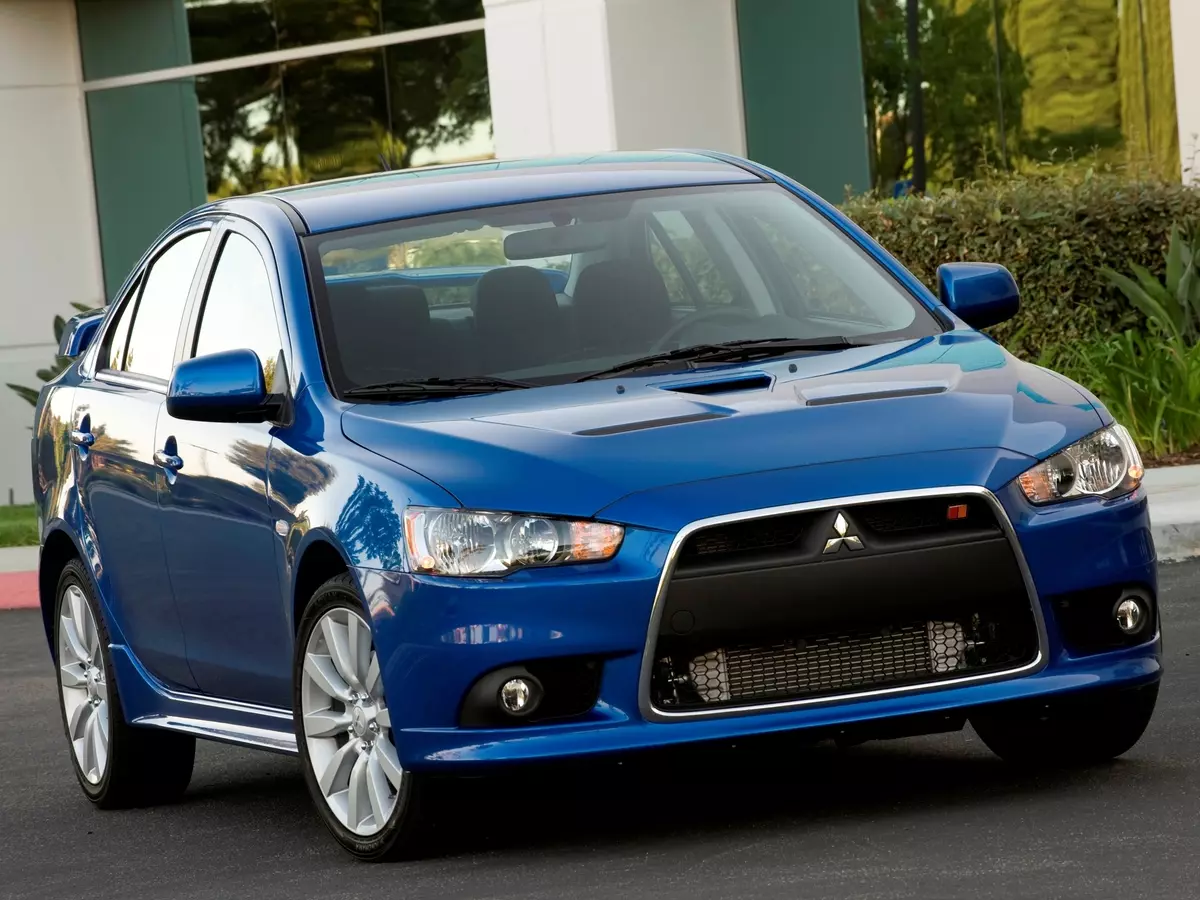 Mitsubishi_lancer_ralliart_33.jpg.