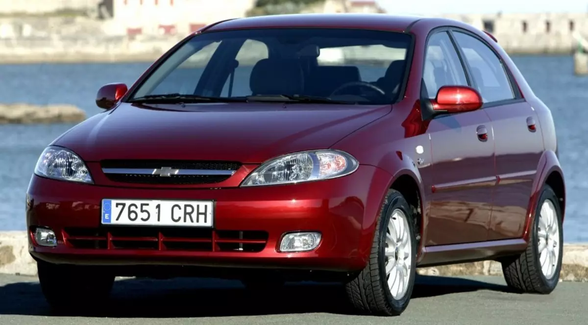 Chevrolet_lacetti_hatchback_3.jpeg.