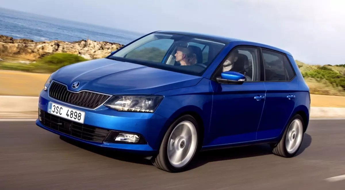 Skoda Fabia جدید باید در بازار روسیه در پاییز ظاهر شود، بلافاصله پس از فوق العاده 1221_1