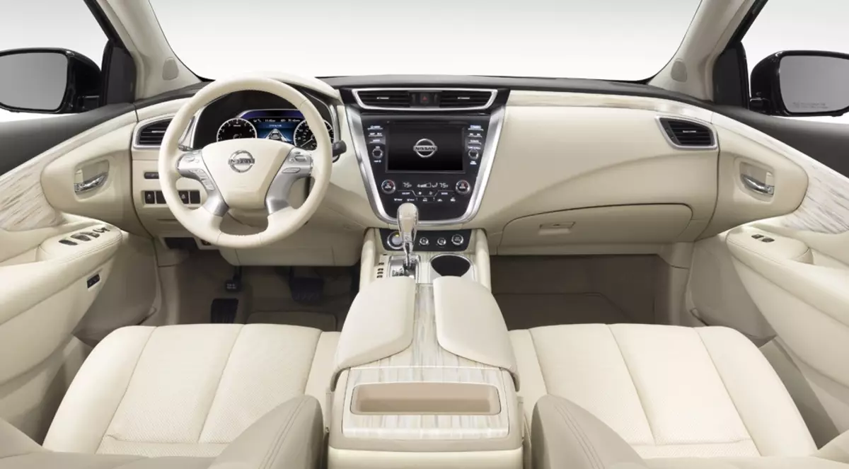 Nissan Murano gibridi: sportchining kuchi, botanika ishqibozi 1241_6