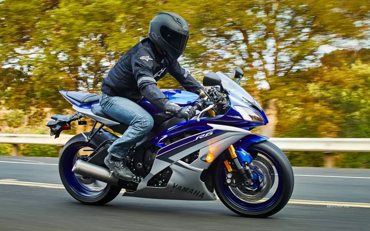 Yamaha-YZF-R6-2015-1280x800-001.jpg