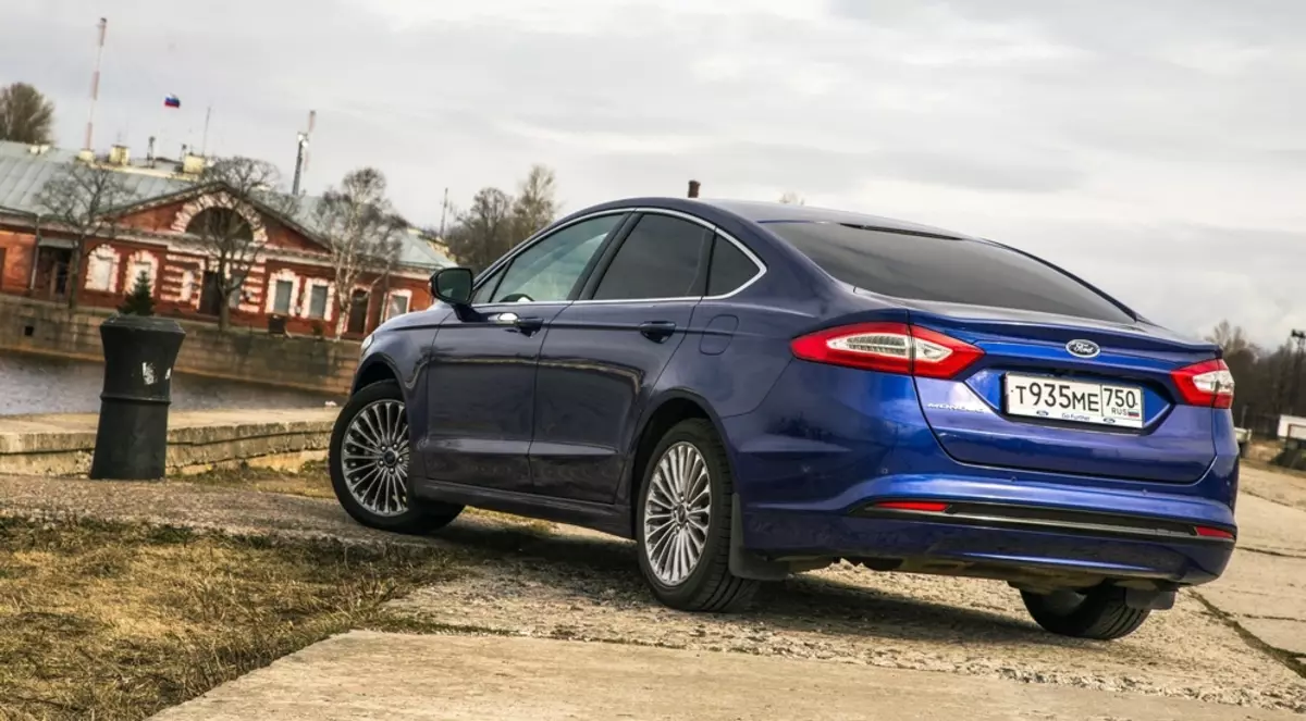 O primeiro teste do novo Ford Mondeo: ele logo mostrará tudo ... 1273_8