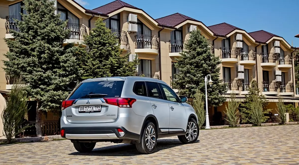 პირველი ტესტი ახალი Mitsubishi Outlander: 