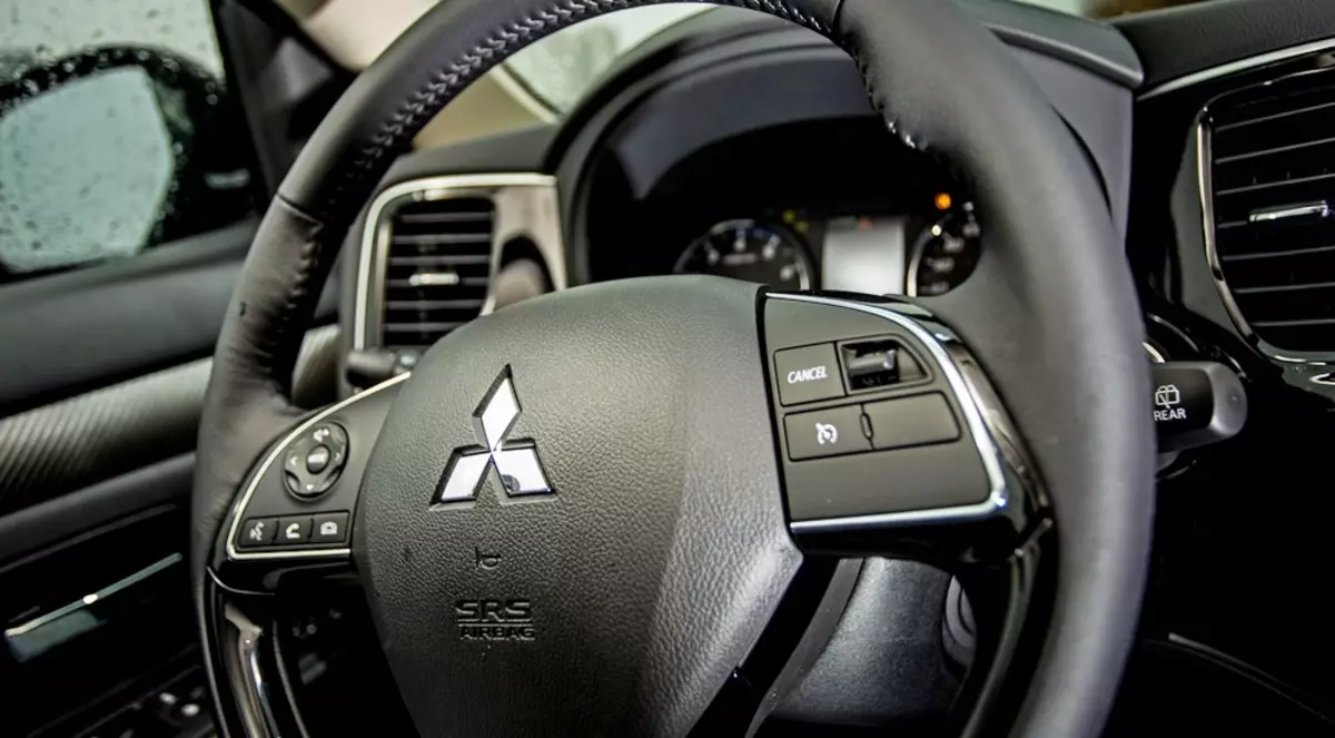 პირველი ტესტი ახალი Mitsubishi Outlander: 