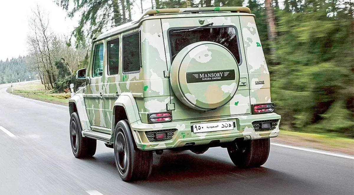 Mansary ໃສ່ Mercedes G-Class ໃນກາກບອນແລະ camouflage 136_4
