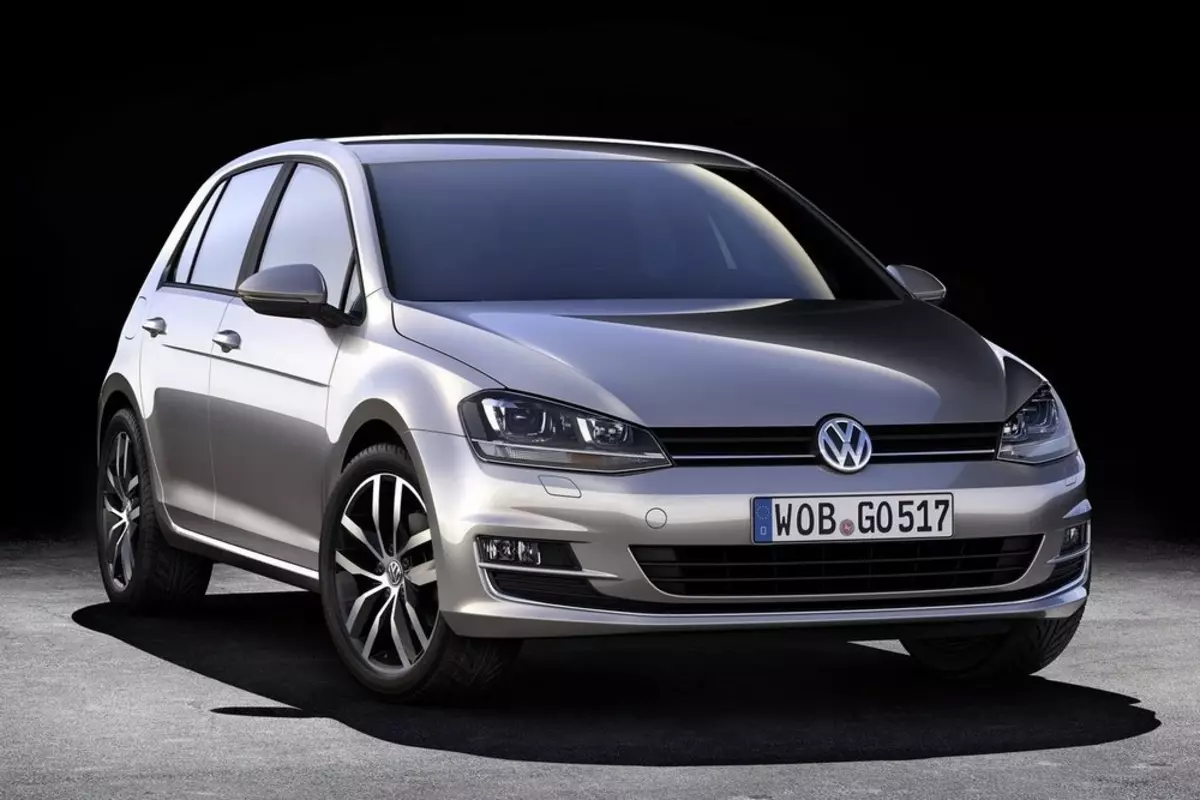 Volkswagen-Golf_2013_1600x1200_wallpaper_02.jpg