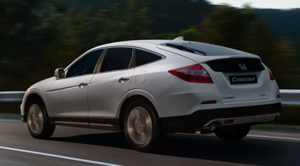 Honda voltooi die vrystelling van die Crosstour-model tot die einde van 2015 1411_4