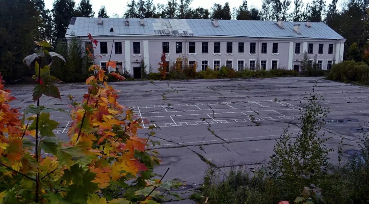 Krásne blízke: Opustené vojenské zariadenia v blízkosti Petrohradu 1417_31
