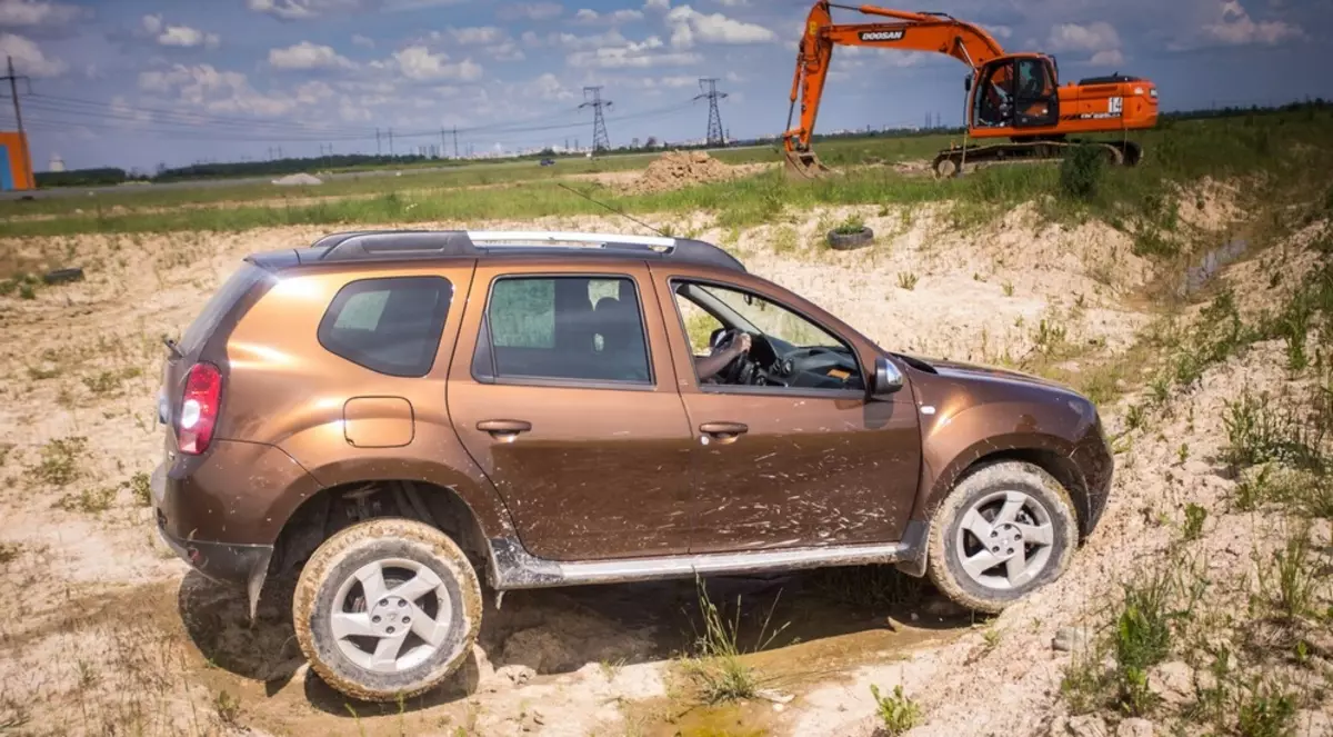 Test Drive Renault Duster 2.0 na 4x4 na terenie Off-Road: Boot Intelligence 14436_13