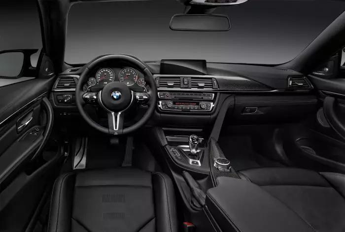 BMW M4-2.jpg.