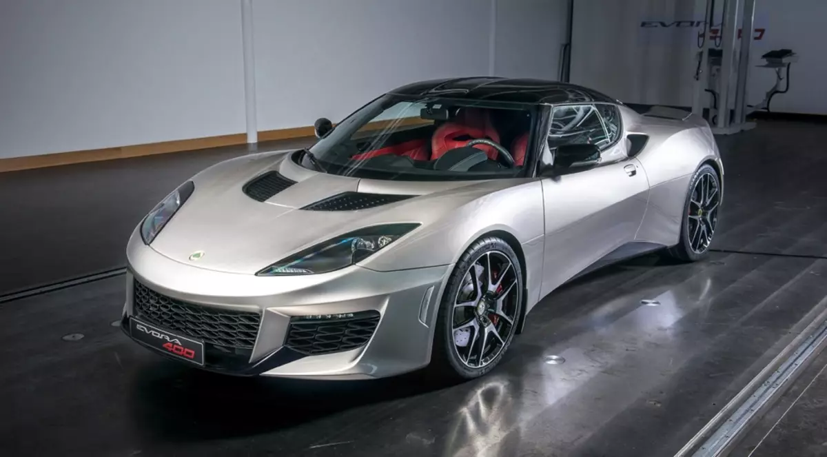 Lotus သည်ပထမတန်းစားအားကစားကားများအသစ်သုံးချောင်းကိုထုတ်ပြန်ကြေငြာခဲ့သည်