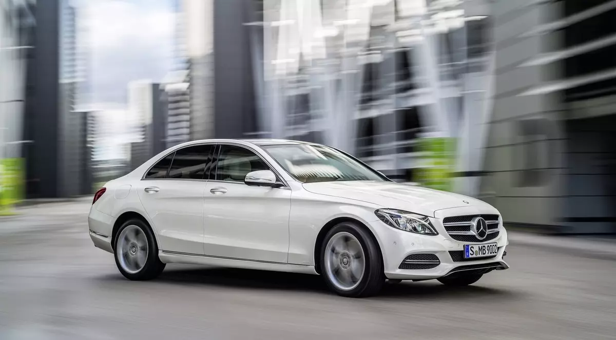 Mercedes-Benz C-Class обзаведеться доступнішою версією 1461_1