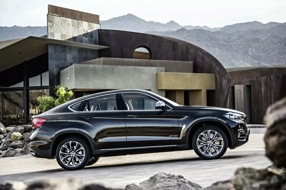 New BMW X6.