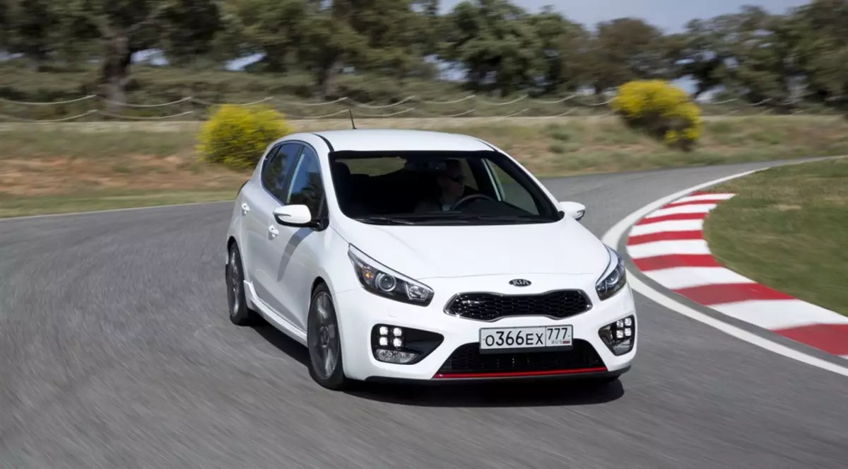 ტესტი წამყვანი ჰეჩბეკი Kia Cee'd GT და Kia Pro_cee'd GT: Bomb რეცეპტი 14788_13