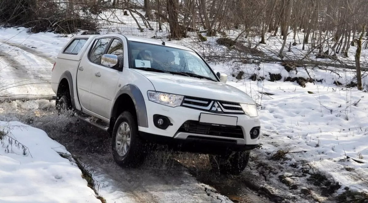 စမ်းသပ်မောင်းနှင်မှု Mitsubishi L200: နောက်ဆုံးလူရှုပ် 14985_3