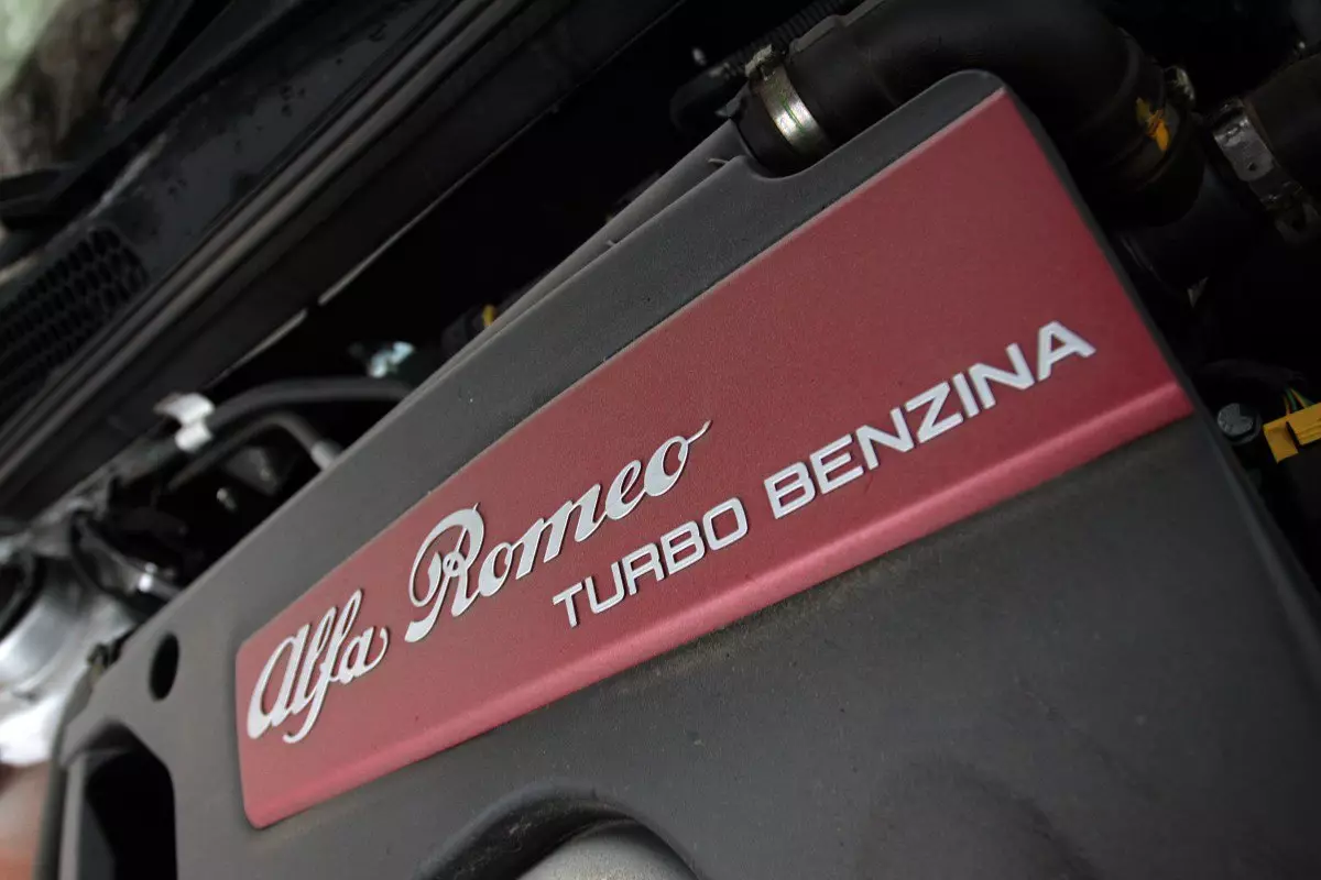 Engine 1.4 Alfa Romeo Giulietta.