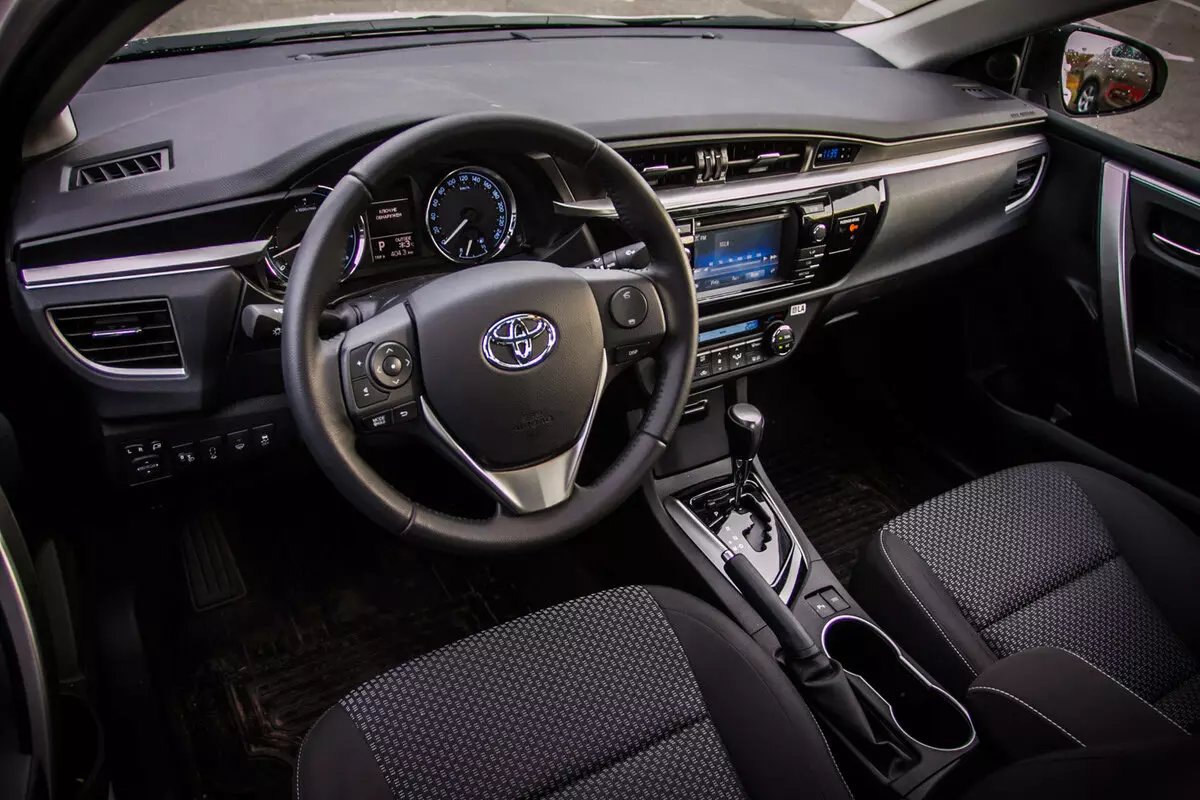 TOYOTA INTERIOR COROLLA.