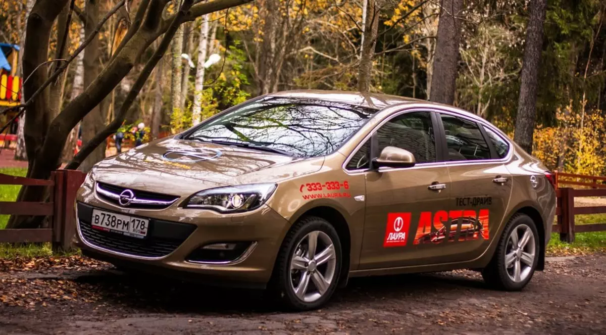 Test Drive Opel Astra Sedan u Toyota Corolla: Rispons 15101_5