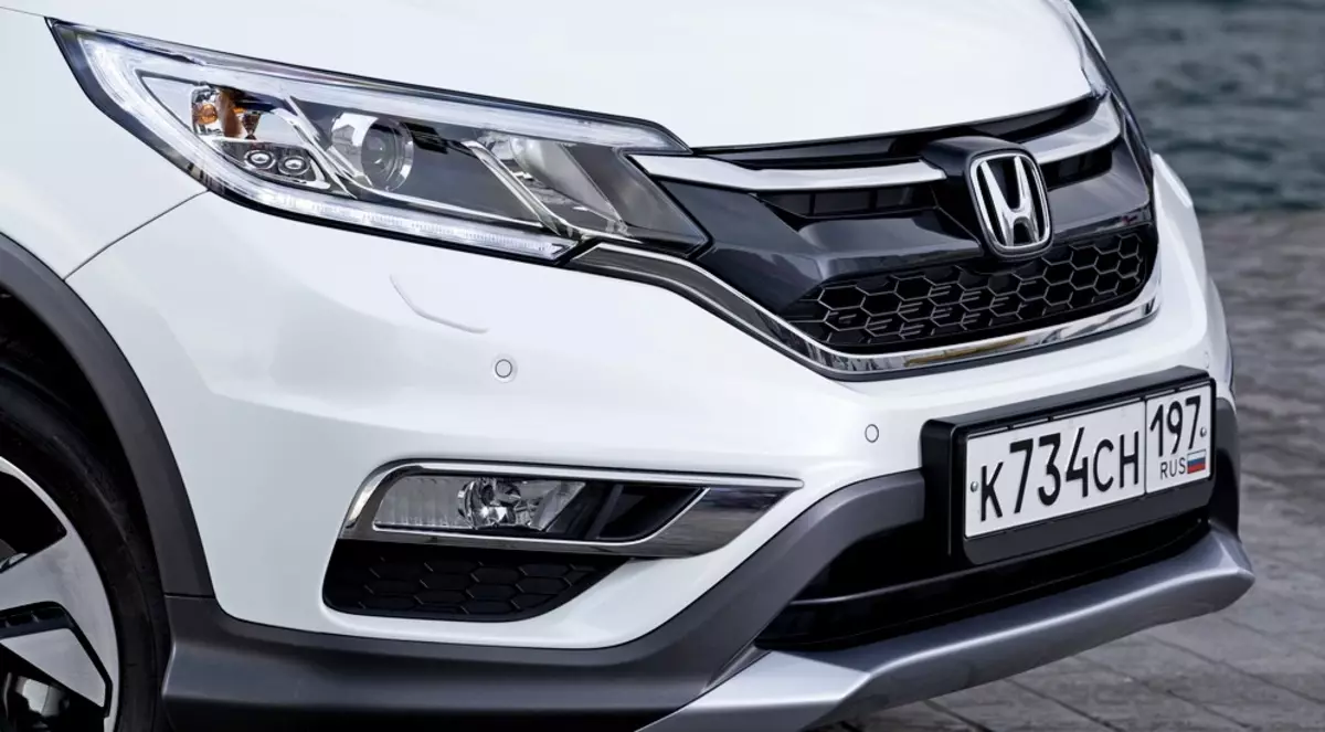 ทดสอบครั้งแรกไดรฟ์ใหม่ Honda CR-V: restyling? ปรับปรุง! 1595_3