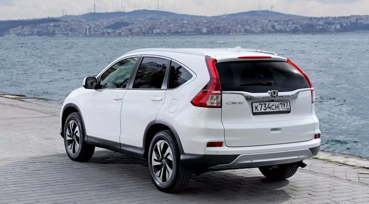 Premier essai routier Nouveau Honda CR-V: Restyling? Améliorer! 1595_6