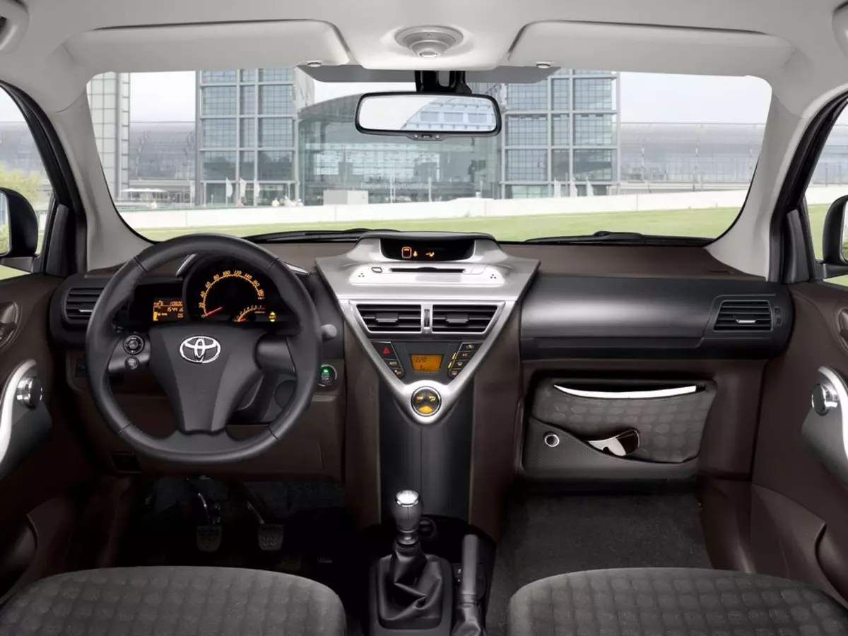 autowp.ru_toyota_iq_22.jpg।