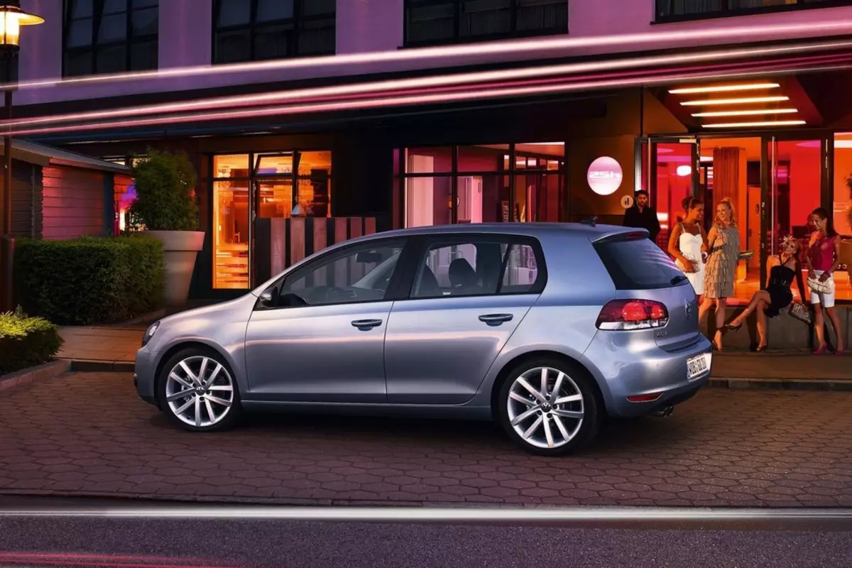 Volkswagen-golf_2009_1600x1200_wallpaper_52.jpg.