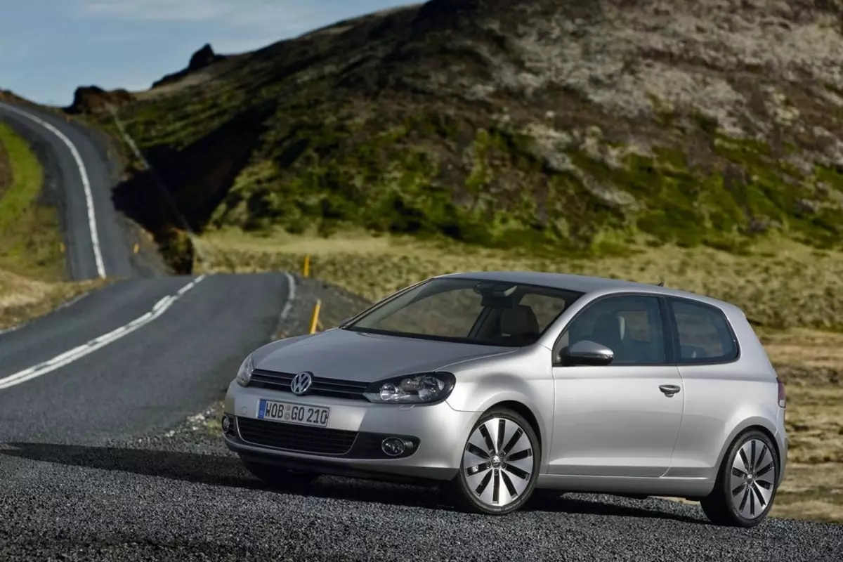 Volkswagen-Golf_2009_1600x1200_Wallpaper_08.JPG