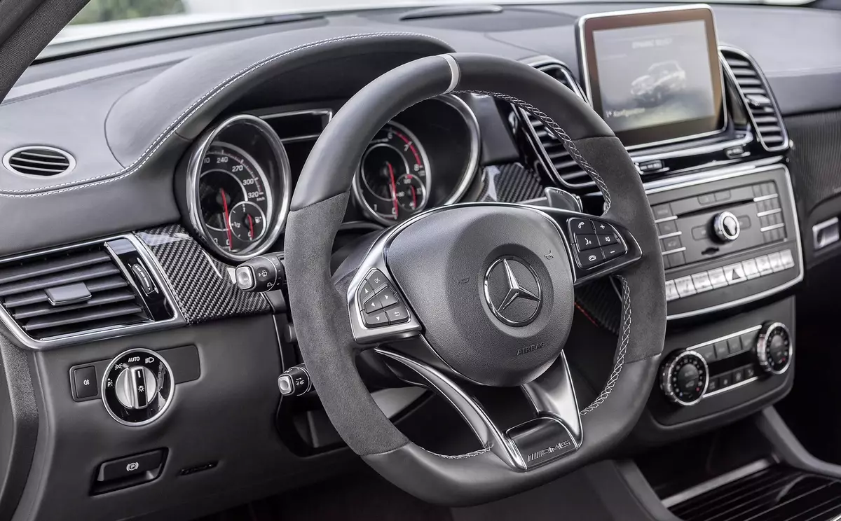 Mercedes-Benz M-Class przeszedł przez Faislift i Glamed Gle 1618_11