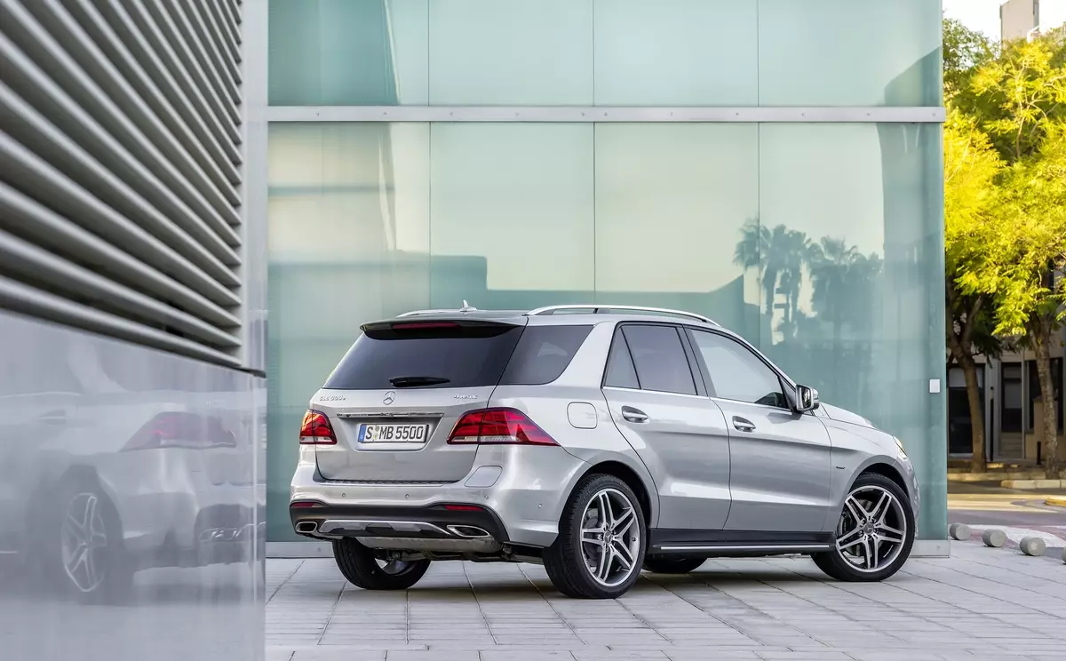 Mercedes-Benz M-klasa prošao je Faislaft i preimenovan na GLE 1618_17