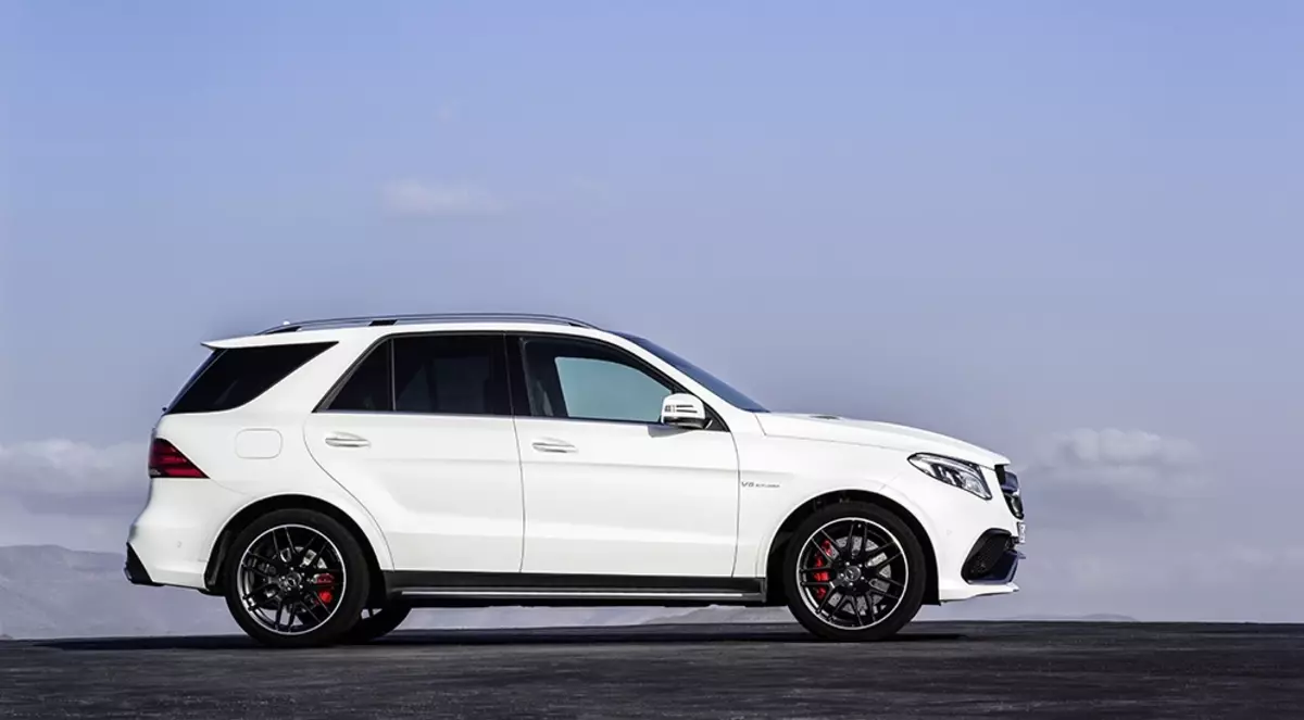 Mercedes-Benz M-Class прайшоў праз фейслифт і перайменаваны ў GLE 1618_5