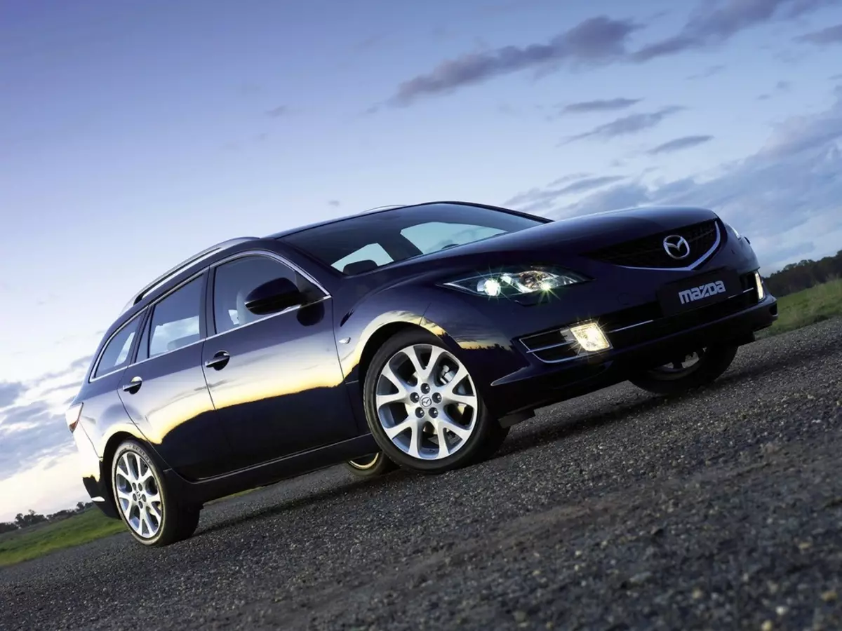 Test Drive Citroen C5 and Mazda6: Universal Solution
