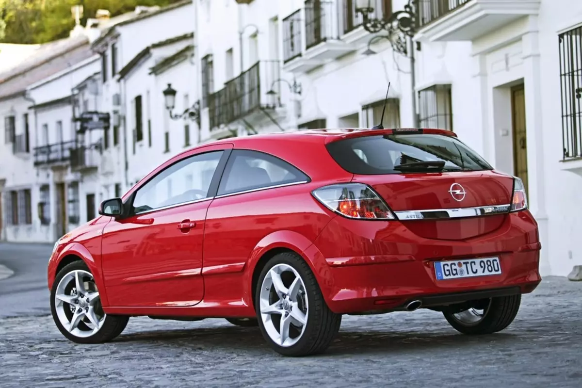 autowp.ru_opel_astra_gtc_20.jpg。